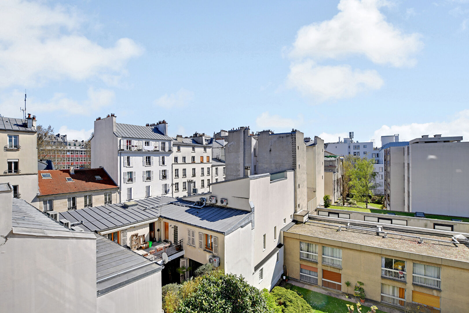 Achat appartement Paris 10 - 1 pièce(s) - 28 m² - 300 000 € | Laforêt Paris 10 ⇔ Laforêt Immobilier