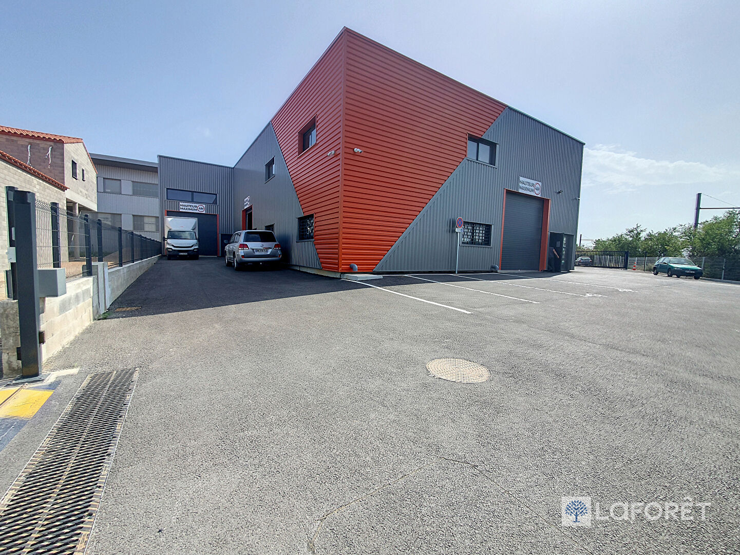 Location local commercial près de RIVESALTES - 1 pièce(s) - 143 m² - 1 ...