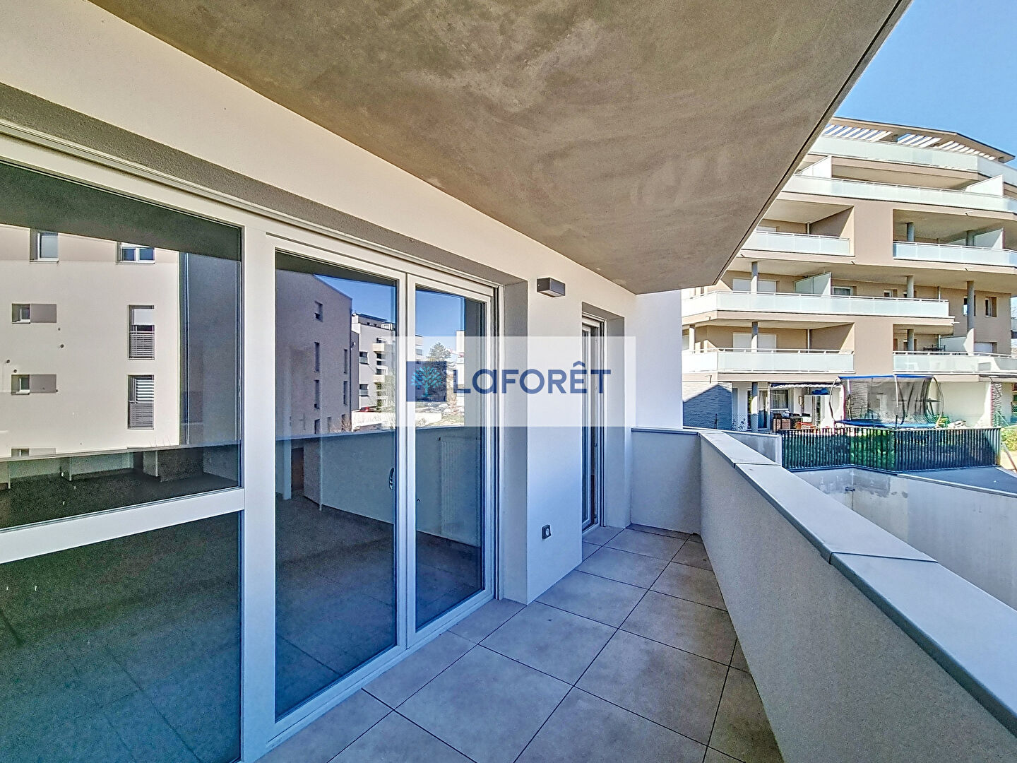 Location appartement près de SAINT GENIS POUILLY - 3 pièce(s) - 66 m² ...